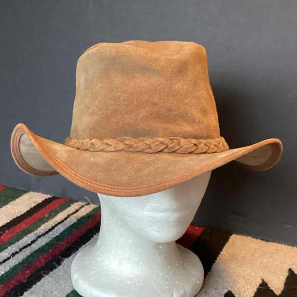 overlander | Accessories | Bushranger Genuine Leather Outback Booney ...